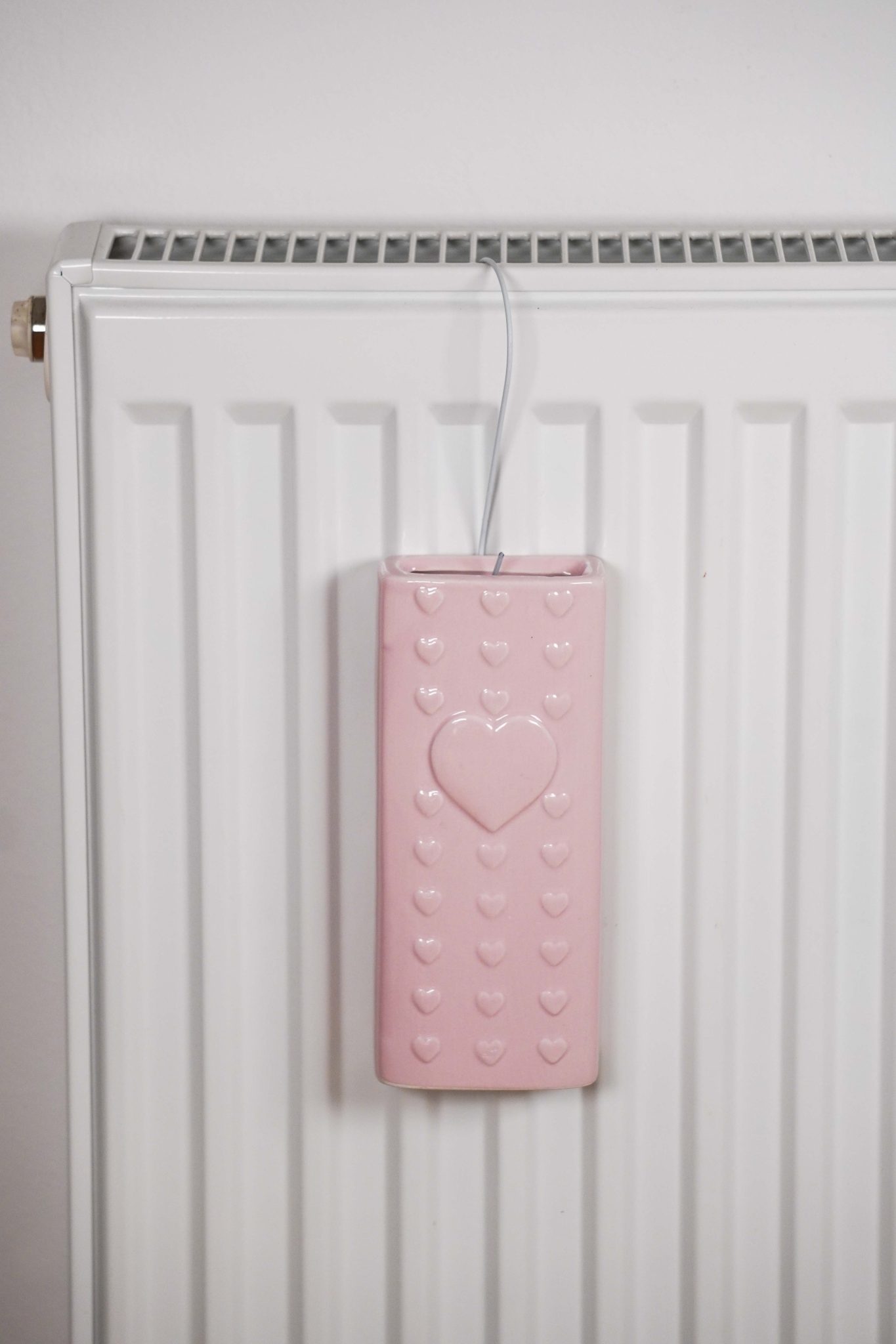 Keramični vlažilec prostora za radiator Srce v roza barvi Isabelle Rose
